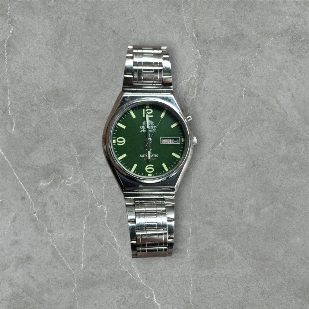 Beautiful vintage orient green - Time Ticks